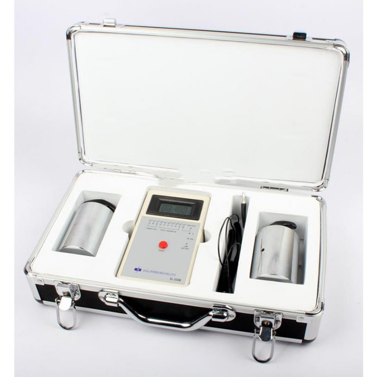 TREK Hand-Held Non-Contacting Electrostatic Voltmeters 520 Series ...